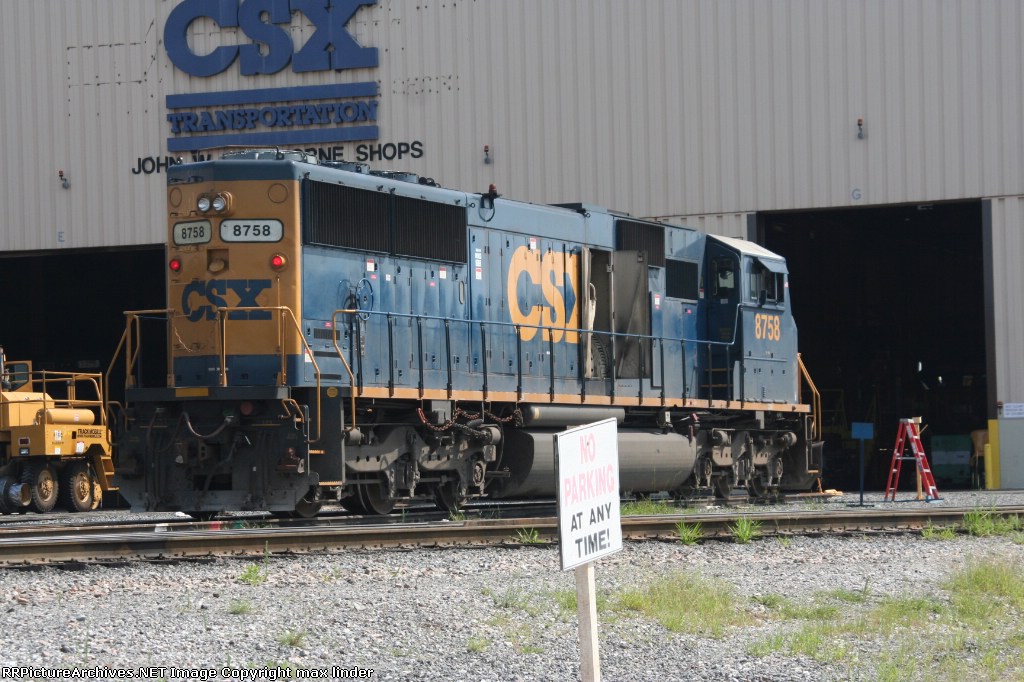 CSX 8758